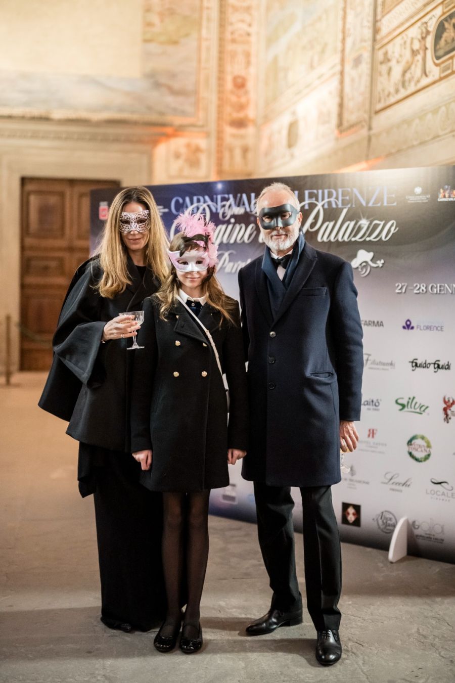 Gala dinner ball «Queens at the Palace»: Η αναβίωση του Καρναβαλιού της ...