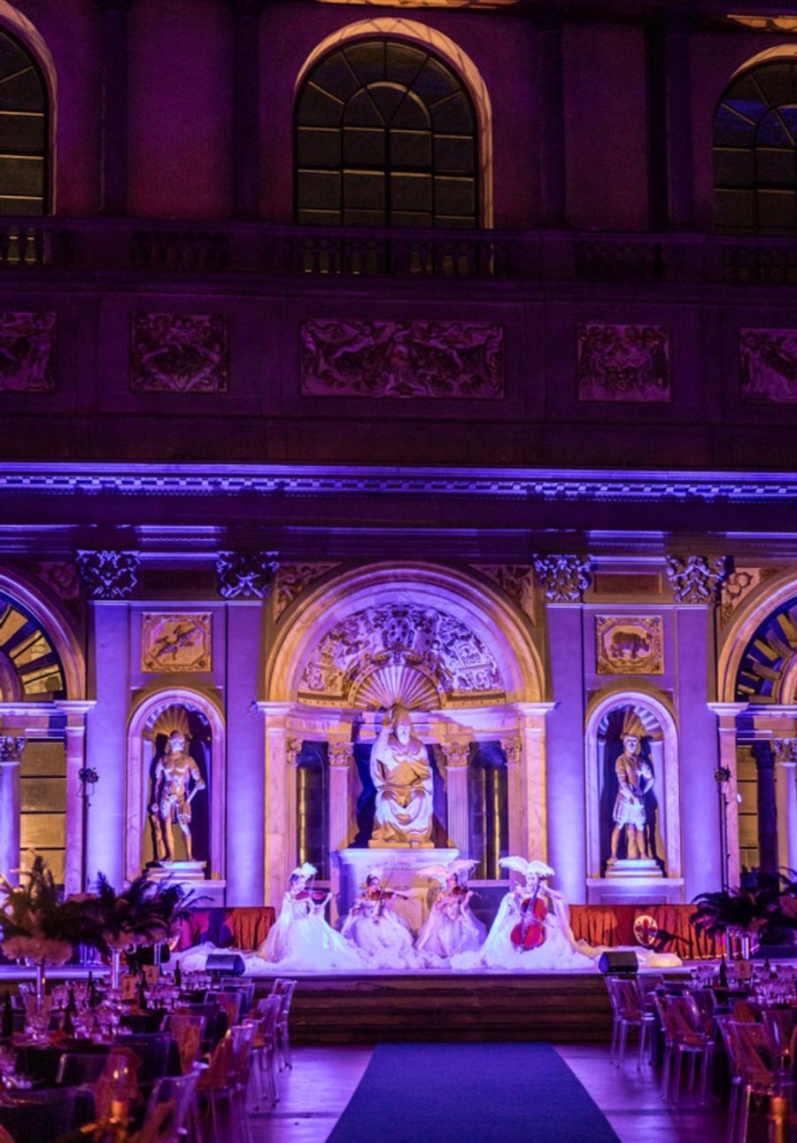 Gala dinner ball «Queens at the Palace»: Η αναβίωση του Καρναβαλιού της ...
