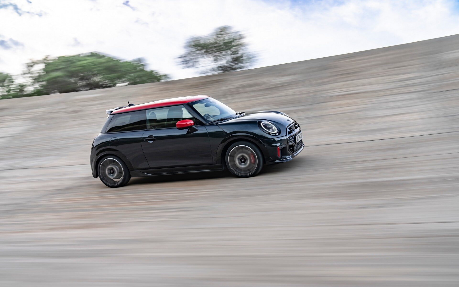 Στην Ελλάδα το νέο MINI Cooper JCW: Με 231 ίππους και 6,1 για το 0-100 ...